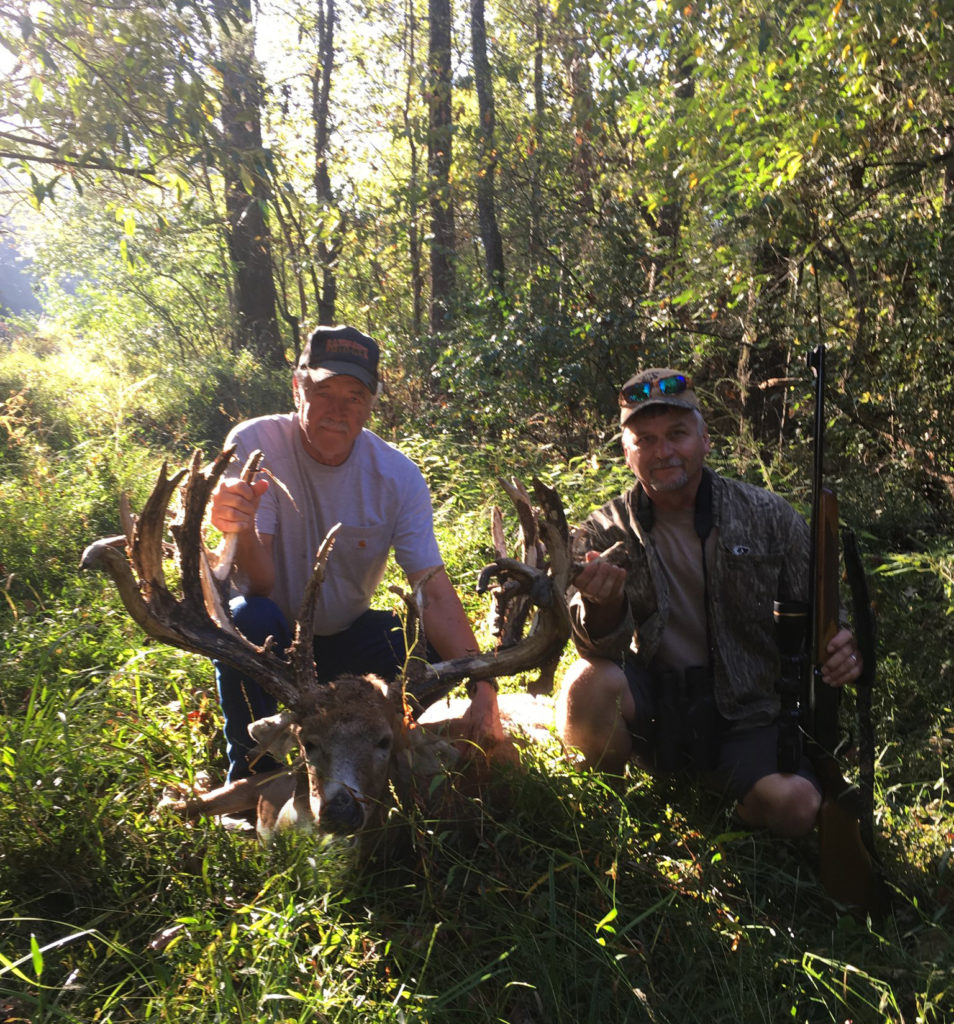 Illinois Whitetail Deer Hunts | Trophy Deer Hunts in Illinois