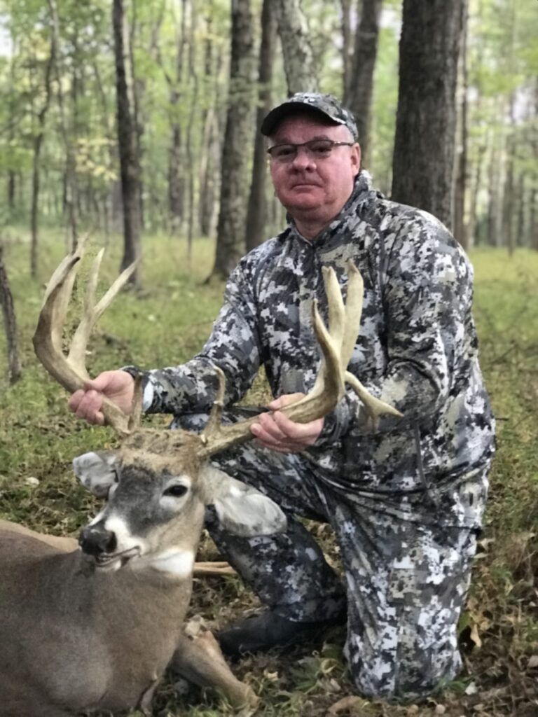 Monster Illinois Bucks | Gallery of Whitetail Hunts in Illinois